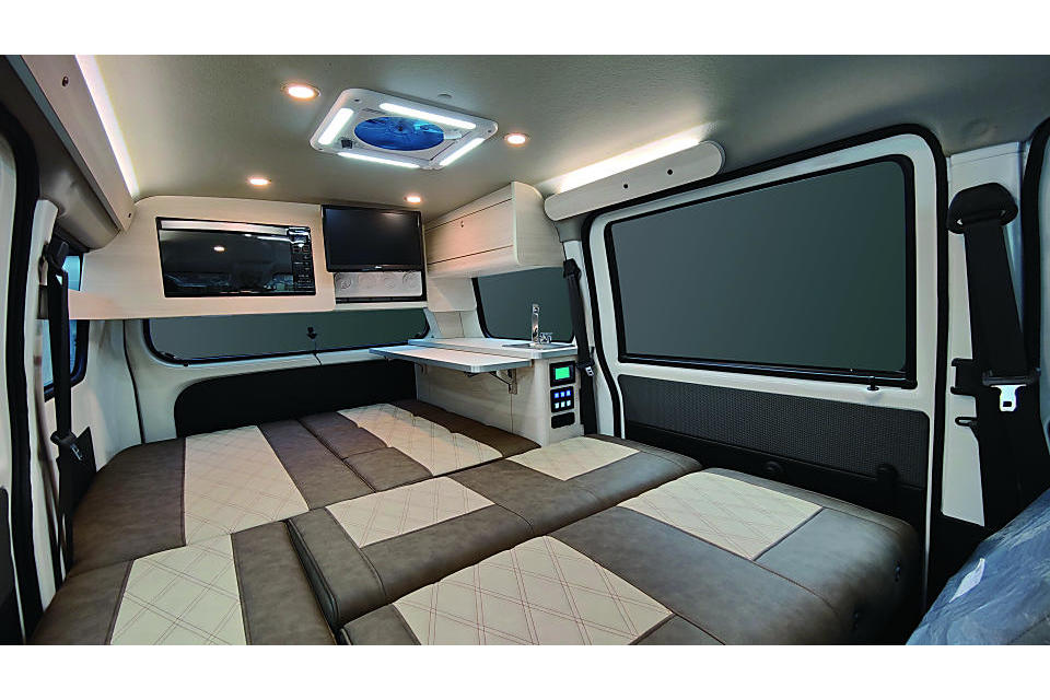 F-BOX Square（タウンエース） | 新車 | 車両一覧 | キャンピングカーのことならPaPa BUILD